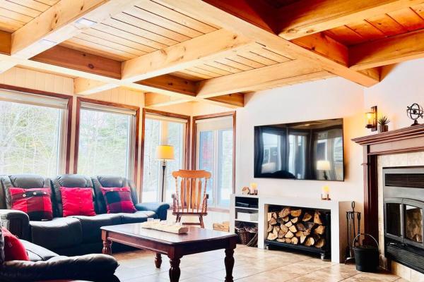 Chalet Familial Et Spa à Proximité Du Mont Orford - Orford, QC