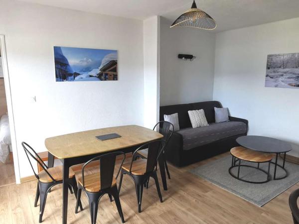 Bel Appartement 4 Pièces Rénové, 3 Chambres, 2 Terrasses, Parking, Cuisine éQuipée, Les Angles - Fr-1-593-112 - Les Angles