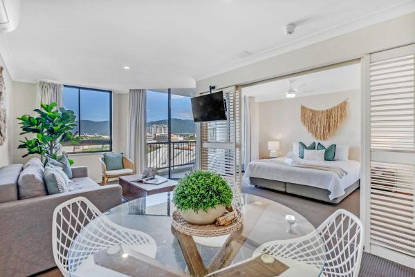 Esplanade Escape - Cairns