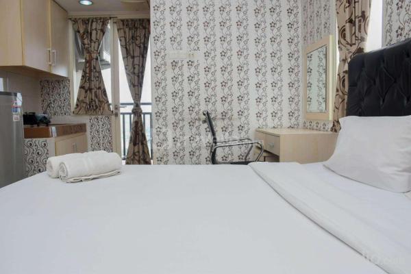 Comfy And Tidy Studio Apartment At Margonda Residence 4 Near Ui By Travelio - Depok
