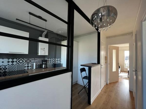 T2 Lumineux Refais à Neuf Avec Parking ! - Larmor-Plage