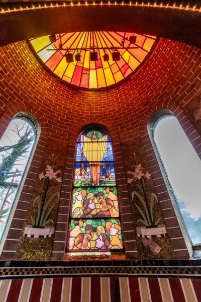 La Chapelle De Verre, Un Lieu Unique Au Monde - Tubize