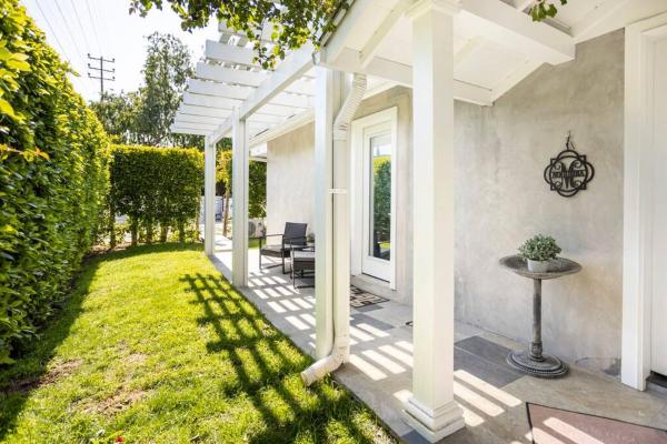 Bedroom Suite With Private Entrance - Santa Monica, CA