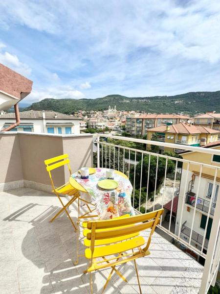 Hostdomus - A Due Passi Dal Mare - Pietra Ligure