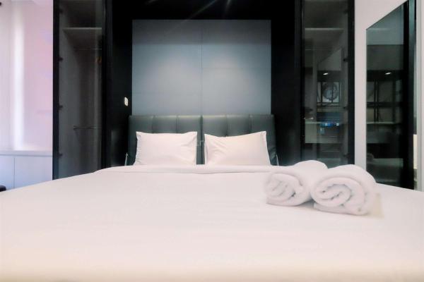 Cozy Stay Studio Transpark Cibubur Apartment By Travelio - Cibubur