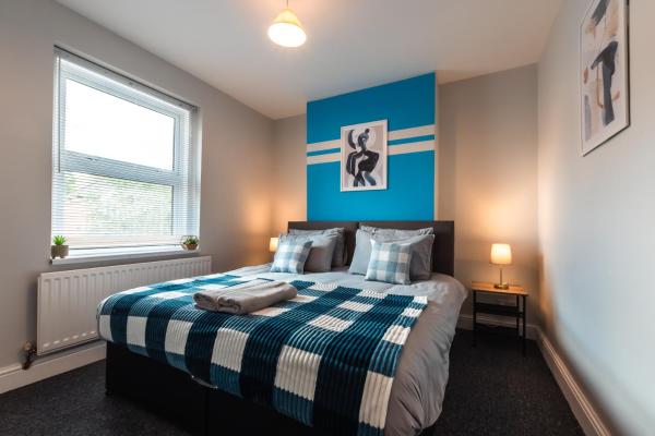 Family-friendly 4 Bedrooms-sleeps 8-long Term Disc-driveway - Southampton