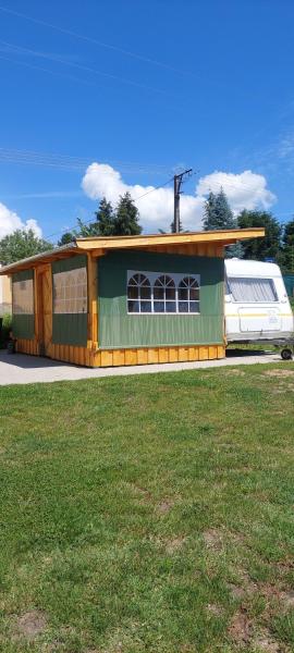 Gyenescamping Wohnwagen Knaus 1 Rechts - Keszthely