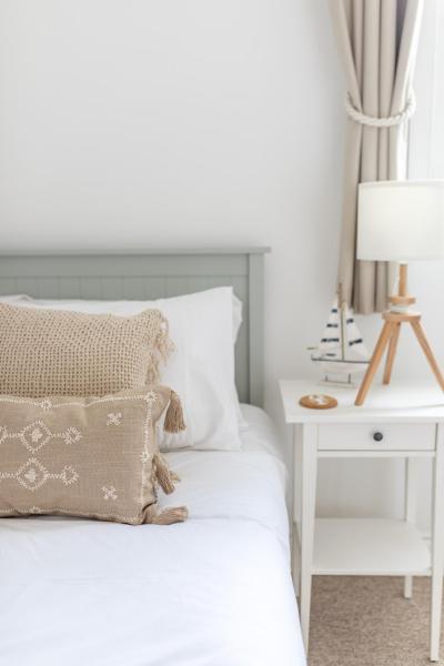 Charming Beachside Town House - 와이트 섬