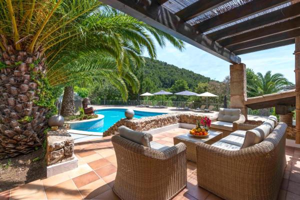 Finca Especial El Pino Mallorca En Esporles - Palma