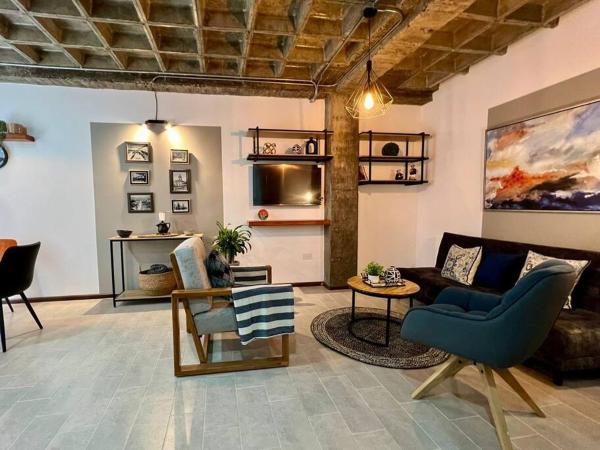 Tinta & Hierro Suite 2 -