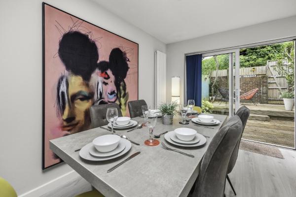 Sunset Townhouse With Parking - 브라이턴