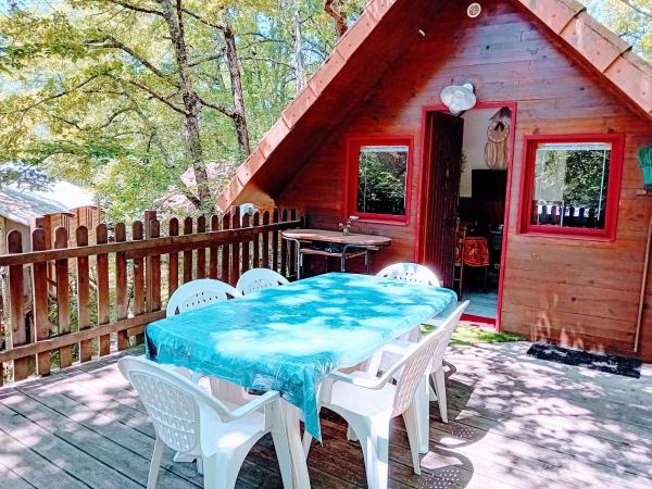 Chalet Dans Camping à Camon - Ariège