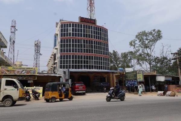 Hotel Sai Palace Inn - Puttaparthi