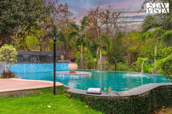 Stayvista At Maple Farms With Pool, Bbq & Bonfire - Sohna
