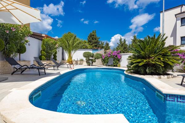 Villa Bianco Nero - Happy Rentals - Pula