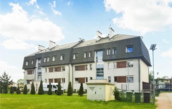 Gorgeous Apartment In Nowe Warpno - Altwarp