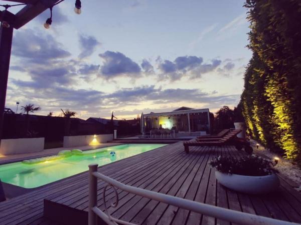 Guest House With Private Pool & Jacuzzi - Zaltbommel