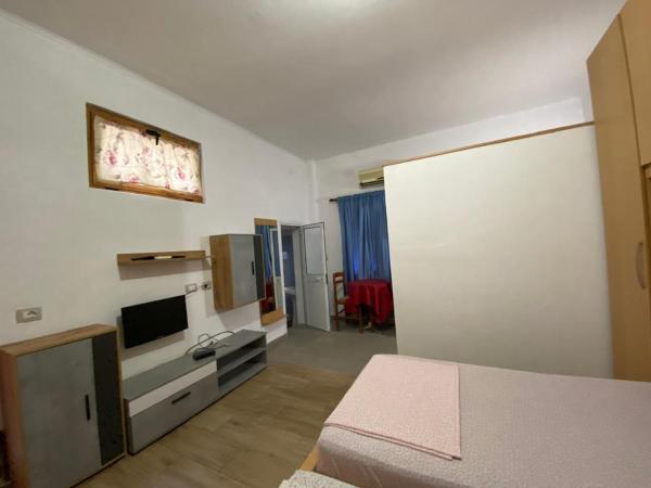 Ramo's Charming Studio Apartment - 5th - Vlorë