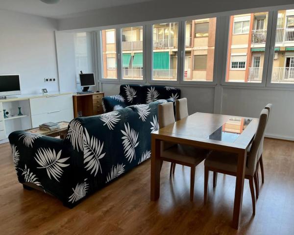 Amplio Apartamento Cerca De Fira Y Del Centro - L'Hospitalet de Llobregat