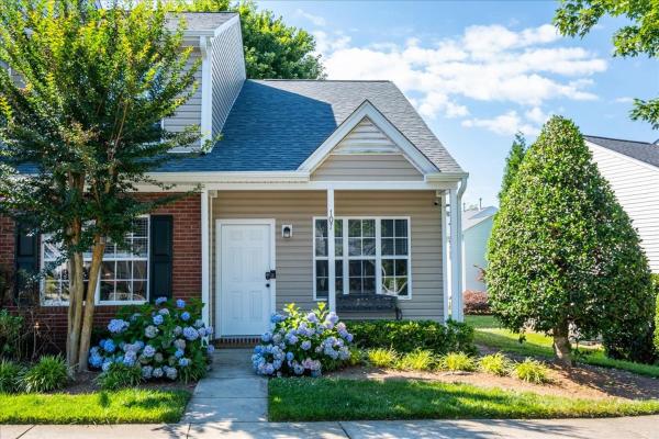 Modern Luxury Home Towel Warmers, Wi-fi, Coffee - Greensboro, NC