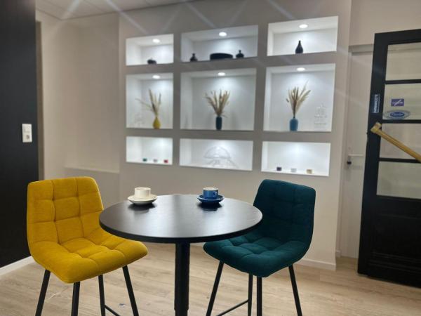 Maison Des Ambans Chambres D'hotes Hypercentre 200m De La Gare Et Petit Dejeuner Inclus - Boé