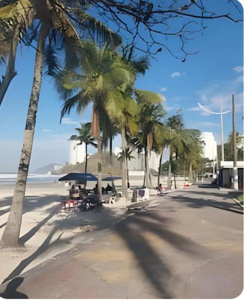 Praia Enseada - Apto 03 Quartos - 02 Vagas Na Garagem - Com Elevador - 550m Da Areia - Guarujá