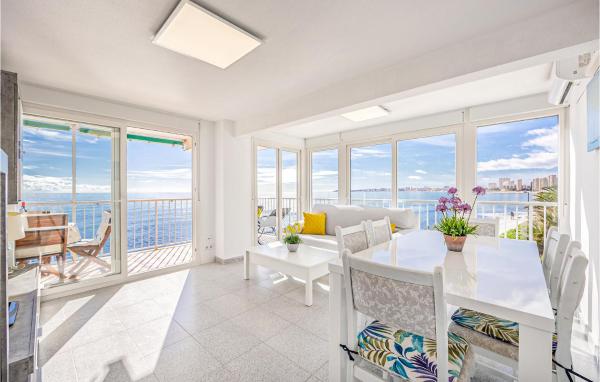 Stunning Apartment In El Campello - El Campello