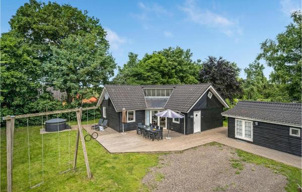 Awesome Home In Fårvang With Sauna - Denmark