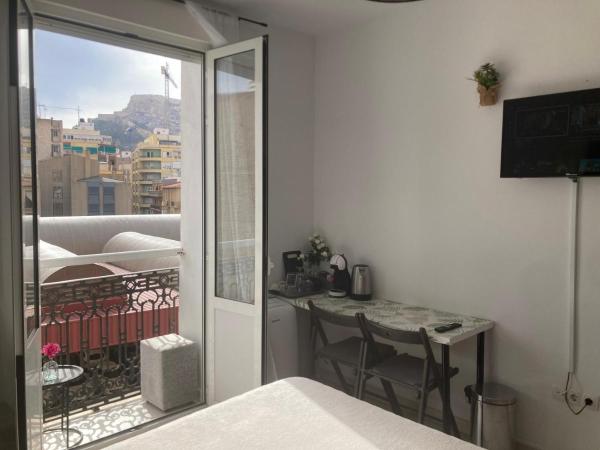 Room With Private Bathroom And Balcony Nearby The Mercado Central, Center And Beach - Alicante