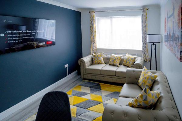 Modern 2 Bedroom Apartment - 울리치
