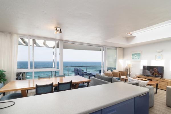 Chakas Cove 49 - Dolphin Coast