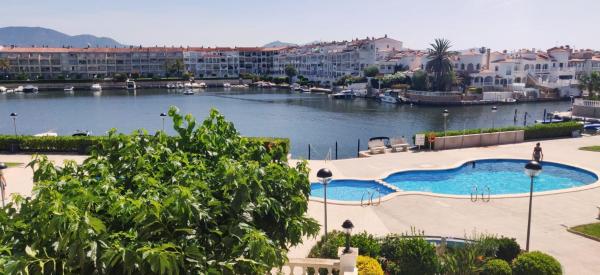 Magnifique Vue Piscine Et Canaux - Wifi Fibre Haut Débit - Peralada