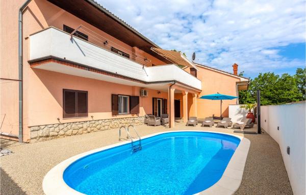 Awesome Apartment In Matulji With Wifi