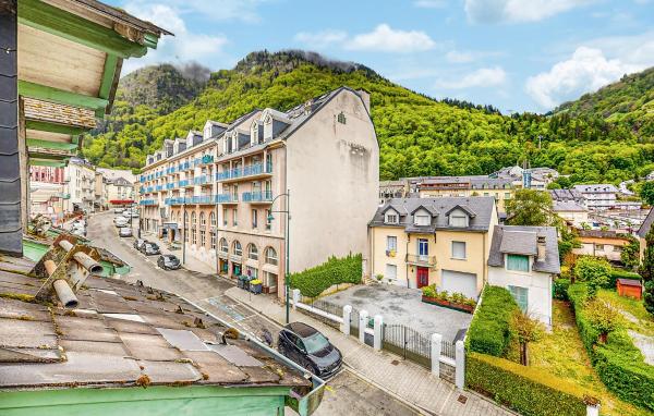 3 Bedroom Nice Apartment In Cauterets - Cauterets