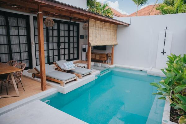 Berutz Villa Canggu - チャングー