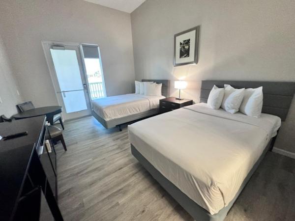 John's Pass Hotel - Fully Remote Check In - Madeira Beach, FL