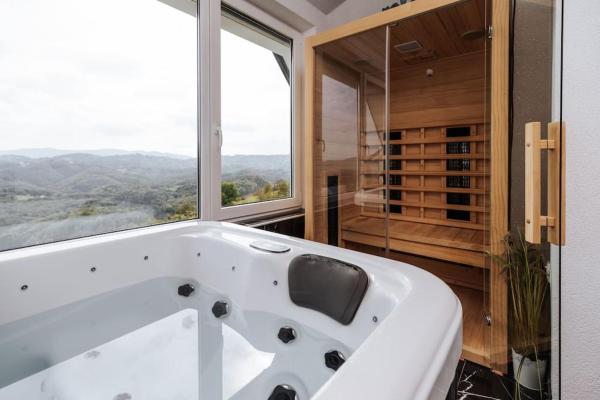 Vineyard House With Sauna And Jacuzzi For 2 - Alpes