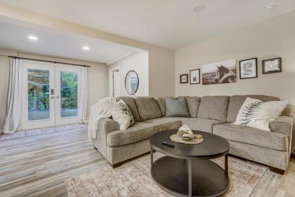 Lower Stone Lodge - Hot Tub - Game Room - Lower Unit - Woodland Park, CO