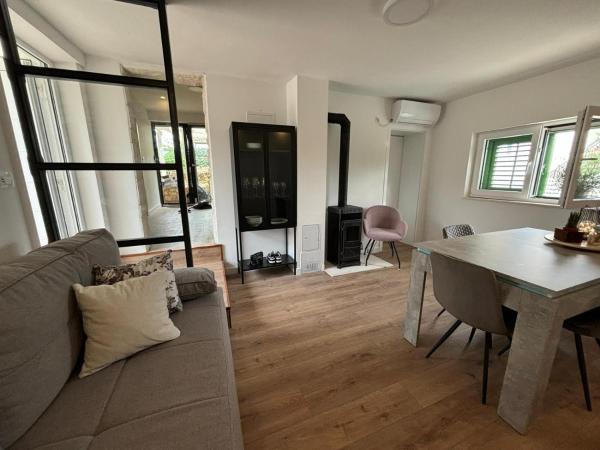 Holiday House With A Parking Space Okrug Gornji, Ciovo - 23416 - Okrug Gornji