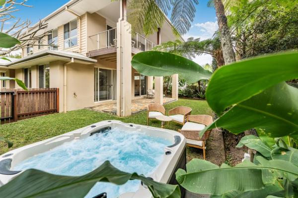 Byron Bay Accom - Byron Beauty - 33 Cowper St - Byron Bay