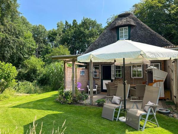 Kleines Reethaus Johannsen - Mit Geschmackvoller Einrichtung Und Tollem Garten - Tarp