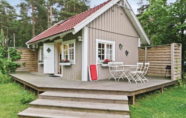 Beautiful Home In Färjestaden With Wifi - Öland