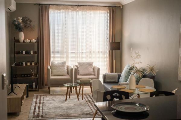 Spacious 1 Bedroom Flat Church St Stellenbosch - Stellenbosch