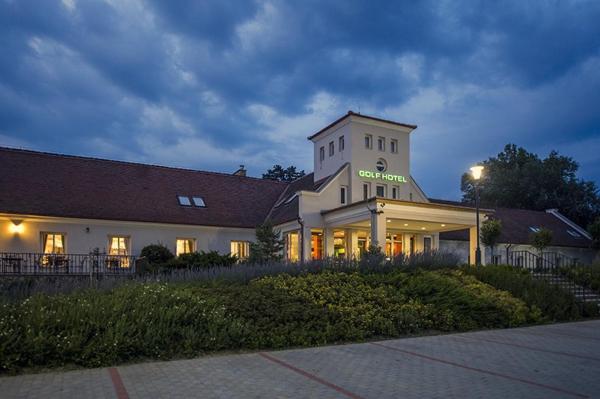 Old Lake Golf Hotel - Komárom