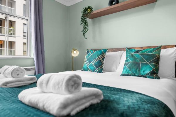 Chic 2 Bedroom Apartment Near Liverpool Street By Gold Stays - London