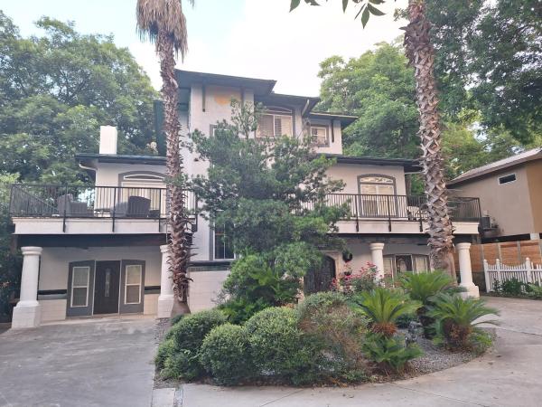 Mediterranean House - Seguin