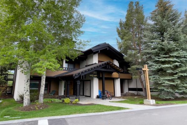 Spacious Wildflower Condo With Baldy Views - Ketchum, ID