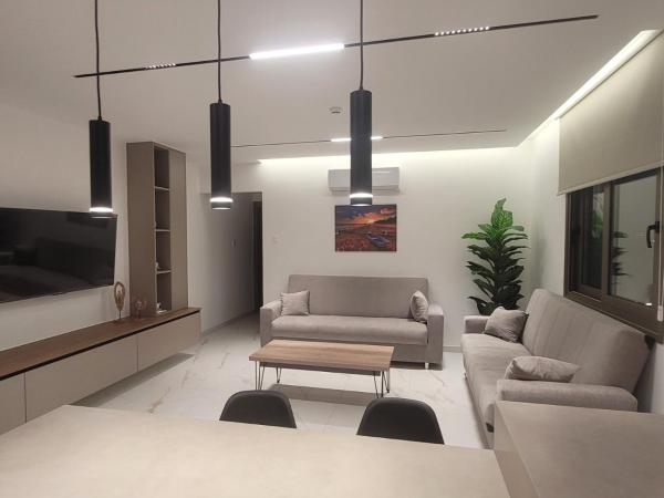 Iolena Seaview Apartment - Cyprus