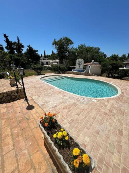 Charming Swimming Pool Villa - Portimão
