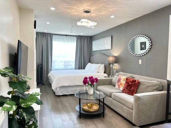 Modern Lux Family Rooms - Kingbed - Near Sheppard W Station Toronto - Vaughan
